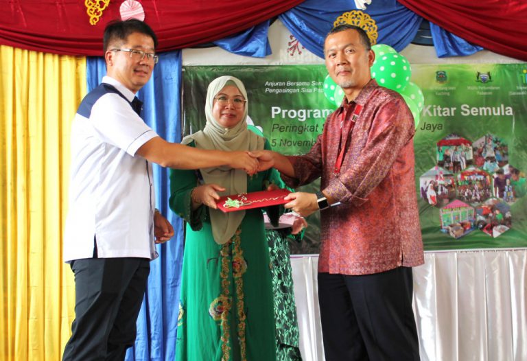SK Matang Jaya Set Best Recycling Practice | Trienekens (Sarawak) Sdn. Bhd.
